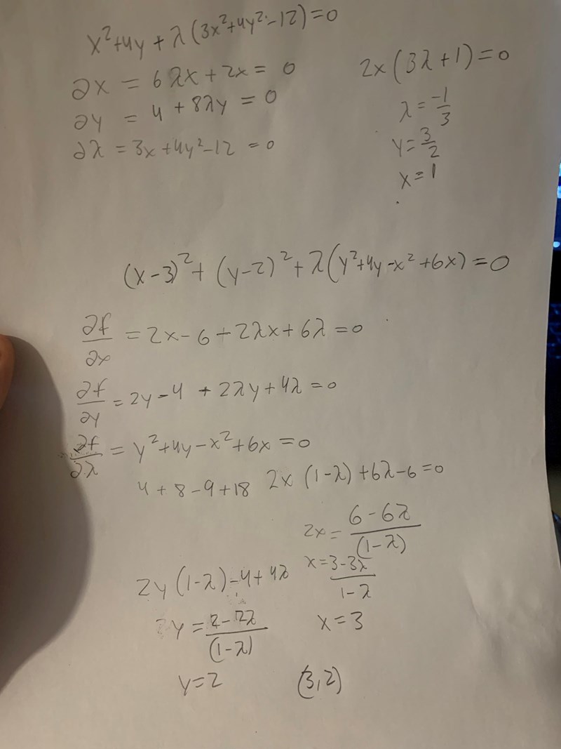 Flervariabel: Bestäm det kortaste avstånden mellan en punk och en ...